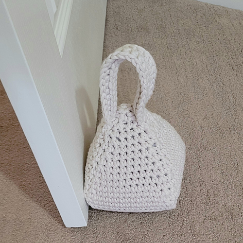 Ravelry: Pyramid Doorstop pattern by Veronika Cromwell