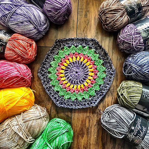 Ravelry: Hexagon Burst pattern by Rachele Carmona