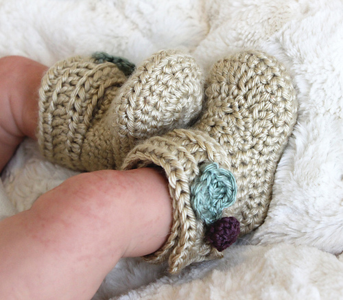 Ravelry: Berry Booties pattern by Heartisan Crochet