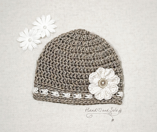 Ravelry: Baby Girl Daisy Hat pattern by Heartisan Crochet