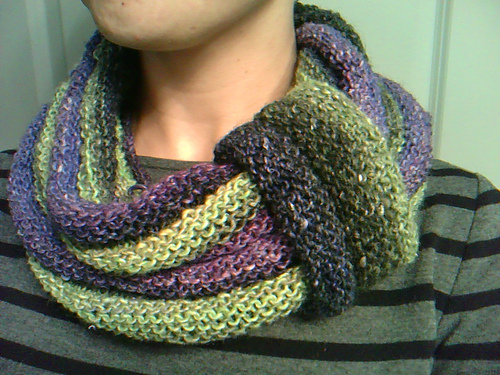 Ravelry: Reversible cowl pattern by Fairisle Rona