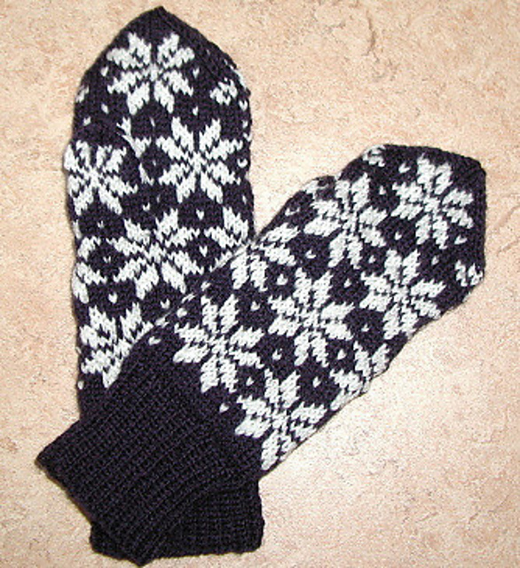 Ravelry: Mittens with Scandinavian Stars pattern by Barbro Wilhelmsson