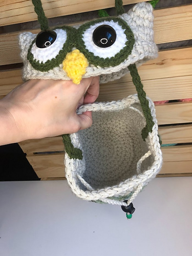 Ravelry: Owl Drawstring Bag pattern by Meagan Alley
