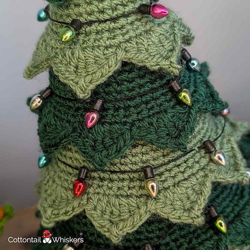 Ravelry: Mini Christmas Trees pattern by Bea King
