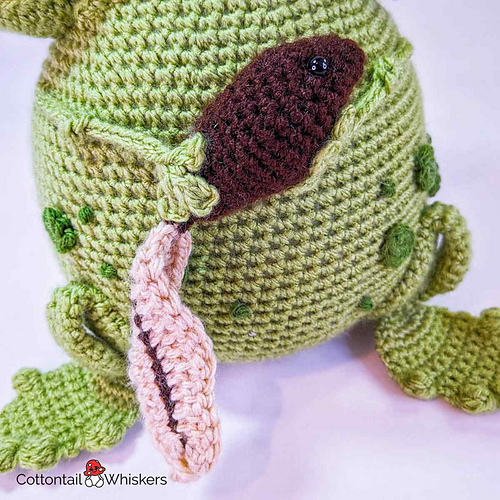 Ravelry: Toad & Tadpole Doorstop pattern by Bea King