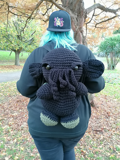Ravelry: Cthulhu backpack pattern by Bea McDonald