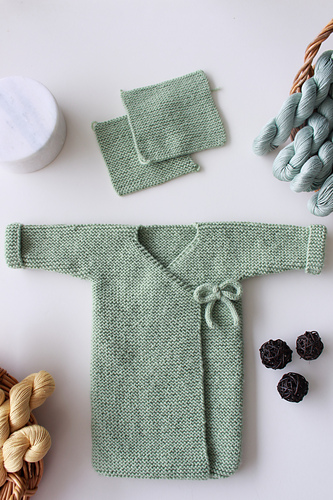 Ravelry: Wrap Swaddle Bag DK pattern by Bea Naretto