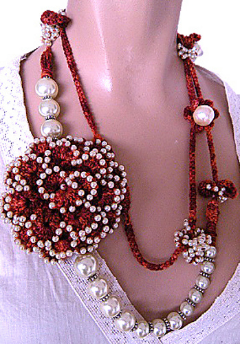 Ravelry: Beaded Lariat pattern by Julie Price