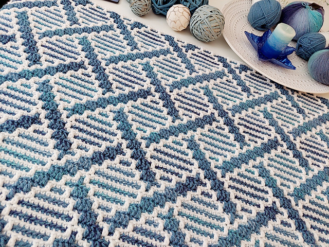 Ravelry: Hide and Seek pattern by BebaBlanket