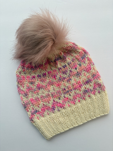 Ravelry: Amor Amor Hat pattern by Azahar Knits