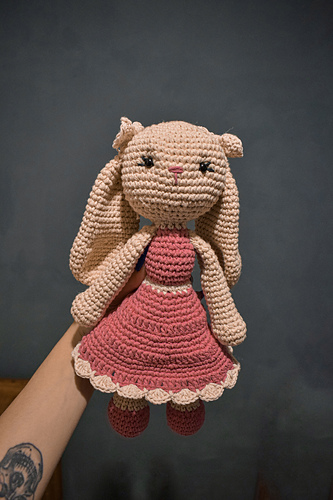 Ravelry: Coneja Rosa pattern by Maria Luz Zamaro