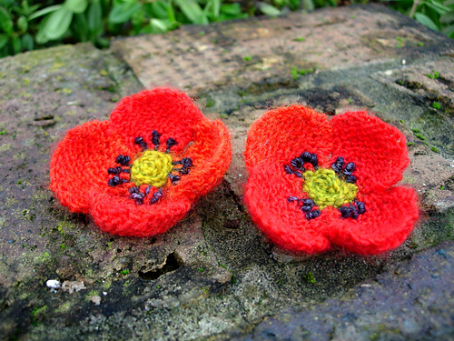 Ravelry: Field Poppy pattern by Lesley Stanfield