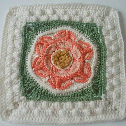 Ravelry: Daffodil Star pattern by Loewenzahm and Mario Freak Design Team