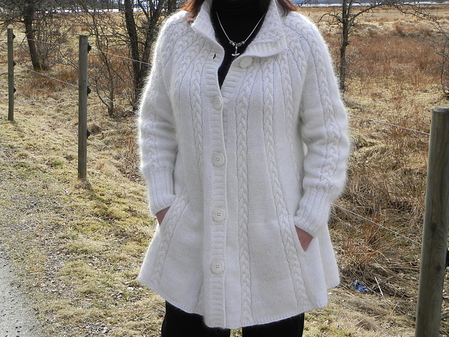 Ravelry: Bettan2010's Swagger jacket