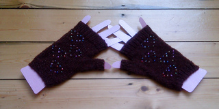 Ravelry: Beaded Hearts Fingerless Mittens pattern by Elizabeth Jarvis