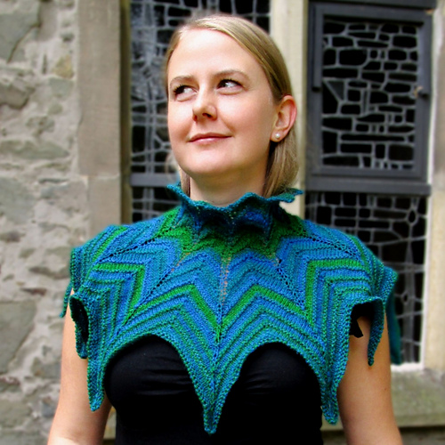Ravelry: Dragon Cowl pattern by Beyenburgerin Design