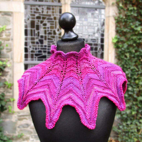Ravelry: Dragon Cowl pattern by Beyenburgerin Design