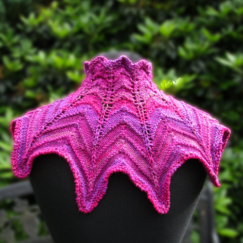 Ravelry: Dragon Cowl pattern by Beyenburgerin Design