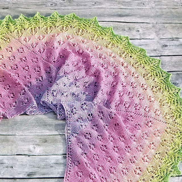 Ravelry: Spring Flowers Shawl pattern by Beyenburgerin Design
