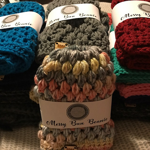 Ravelry: Mama's Messy Bun Beanie pattern by Leslie DeHart