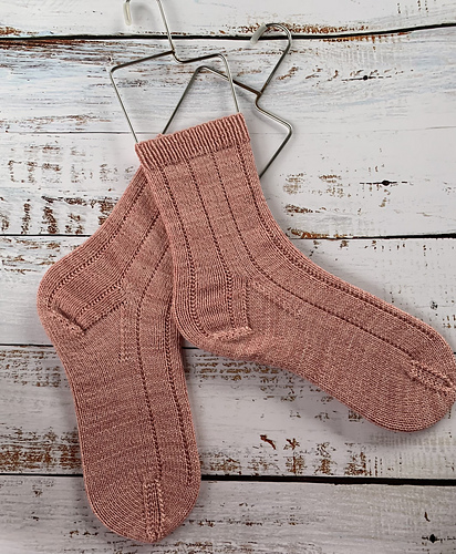 Ravelry: Simple Garter Rib Socks pattern by Belinda Glynn