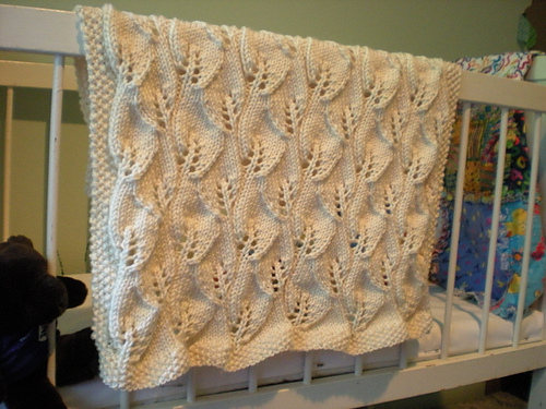 Ravelry: Leafy Baby Blanket pattern by Leyla Alieva