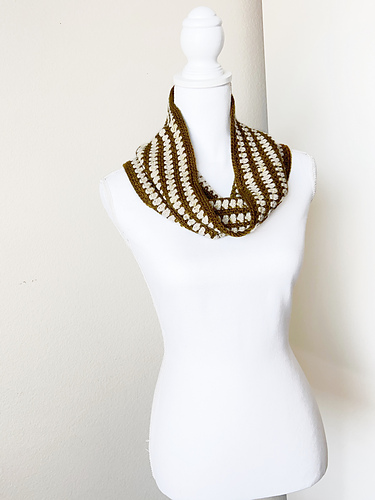 Ravelry: Riverstone Cowl pattern by Rachel Black