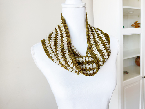 Ravelry: Riverstone Cowl pattern by Rachel Black