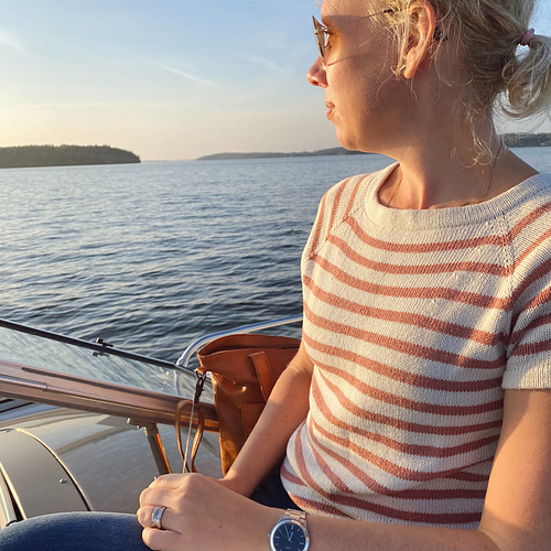 Ravelry: Sally Tee pattern by Sara Stark