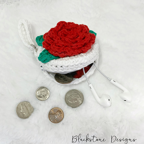 Ravelry: Rose Coin Purse pattern by Sonya Blackstone