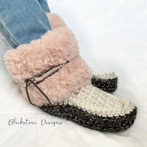 Ravelry: Snowshoe Slippers - Child pattern by Sonya Blackstone