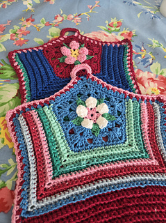 Ravelry: Pentagon Mitered Dishcloth pattern by Apple Blossom Dreams