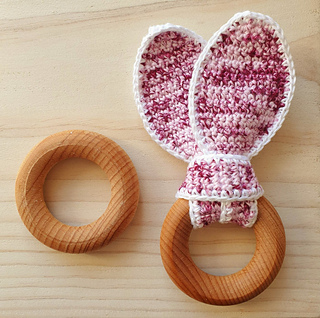 Ravelry: Bunny Ears Teething Ring pattern by Katt Wade