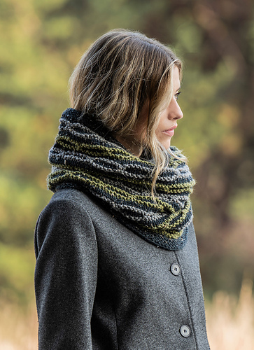 Ravelry: Chain of Lakes Cowl pattern by Bobbi IntVeld