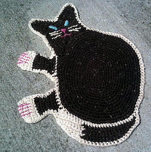 Ravelry: Bluebird99's Flat cat rug