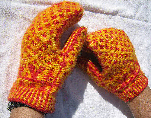 Ravelry: Squirrelly Swedish Mittens pattern by Elli Stubenrauch