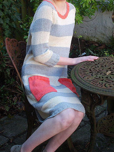 Ravelry: Red Pockets pattern by Boadicea Binnerts