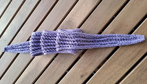 Ravelry: Loop & Line Mini Scarf pattern by Bos-Kreativecke