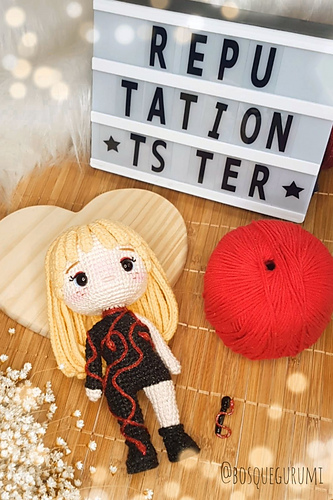 Ravelry: Taylor Swift (Reputation) amigurumi pattern by Paola F. Sousa