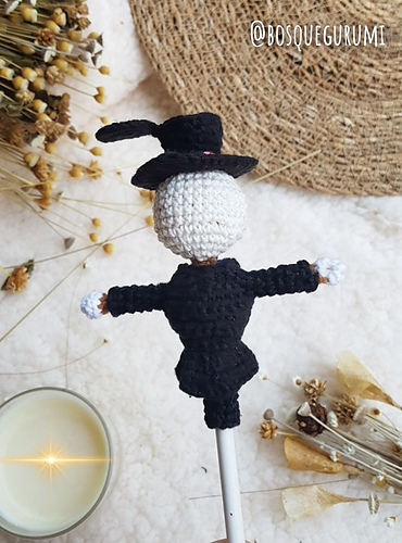 Ravelry: Turnip Head amigurumi / pencil topper pattern by Paola F. Sousa