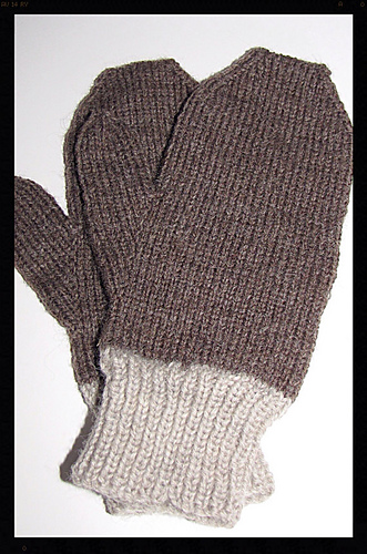 Ravelry: Cozy Mittens pattern by Ruth Brasch