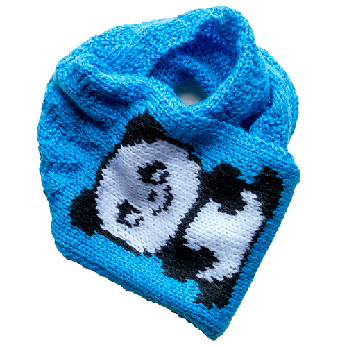 Ravelry: Panda scarf neckwarmer pattern by Linda Moorhouse