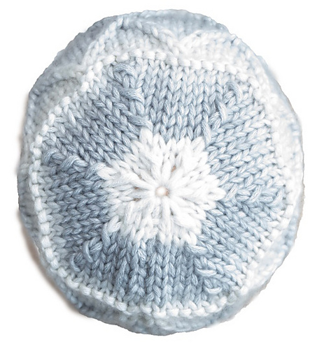 Ravelry: Handa Island 'messy bun' hat pattern by Linda Moorhouse