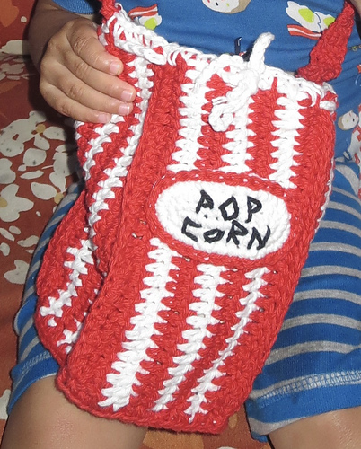 Ravelry: Movie Popcorn Bag pattern by Laura Brian
