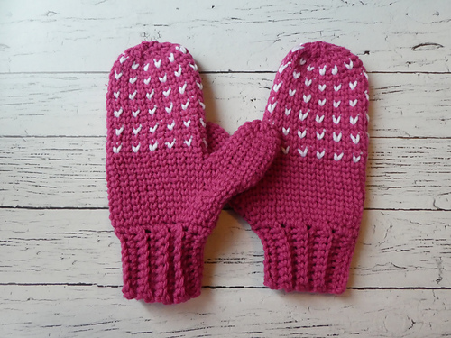 Ravelry: Snow Day Mittens pattern by Laura Brian