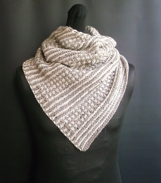 Ravelry: Simone Cowl pattern by Brian smith