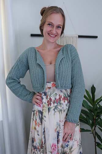 Ravelry: Heritage Cropped Cardi pattern by Brianna Iaropoli