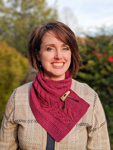 Ravelry: Cowl of Wonder pattern by Laura Heisler