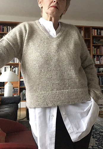 Ravelry: CUMMERBUND Vneck pattern by ANKESTRiCK