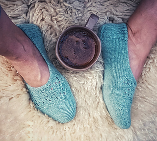 Ravelry: The Breezy Steps Sockettes pattern by BurraKnits